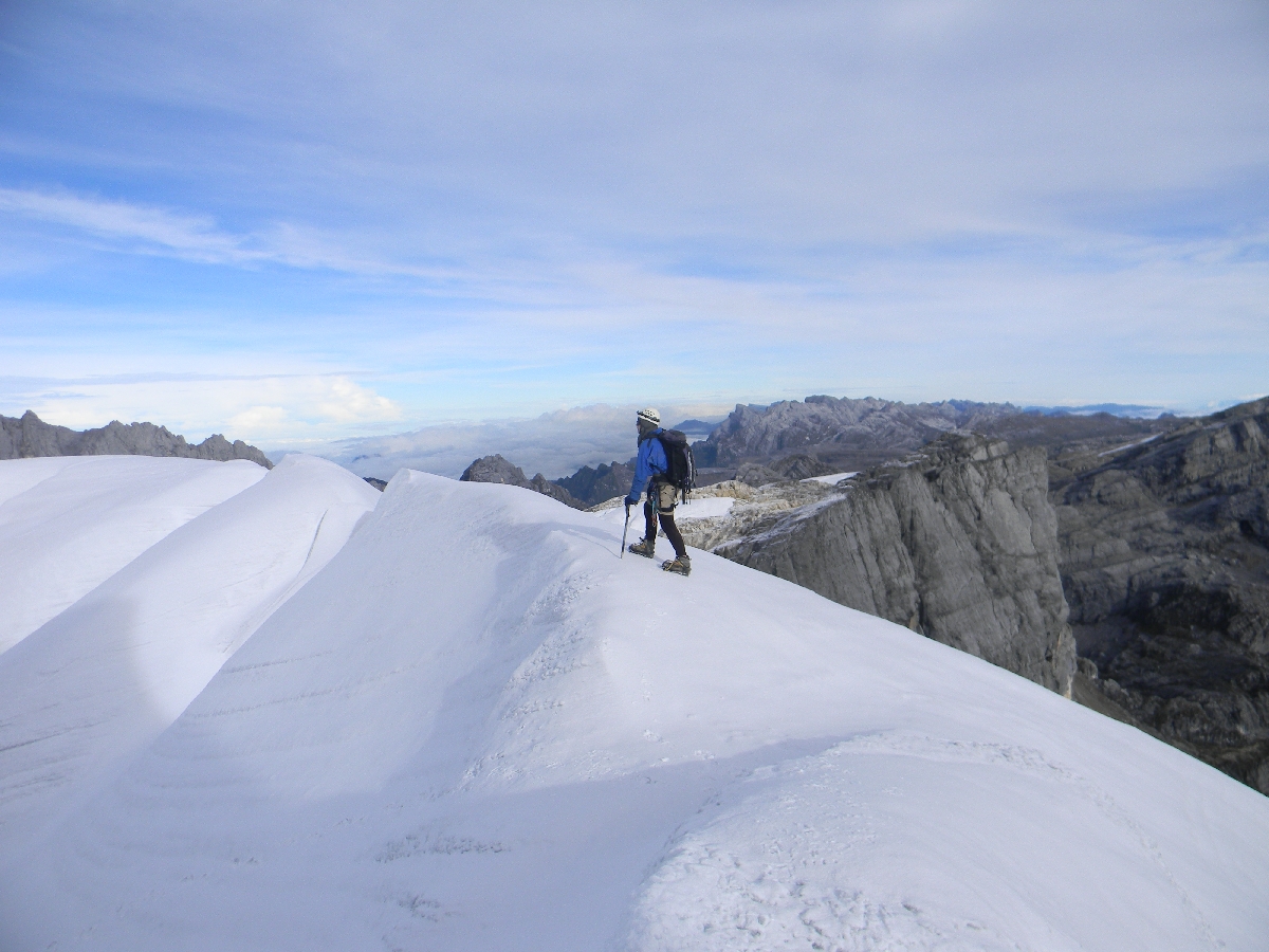 Puncak Jaya - Carstensz Pyramid | Gunung Bagging